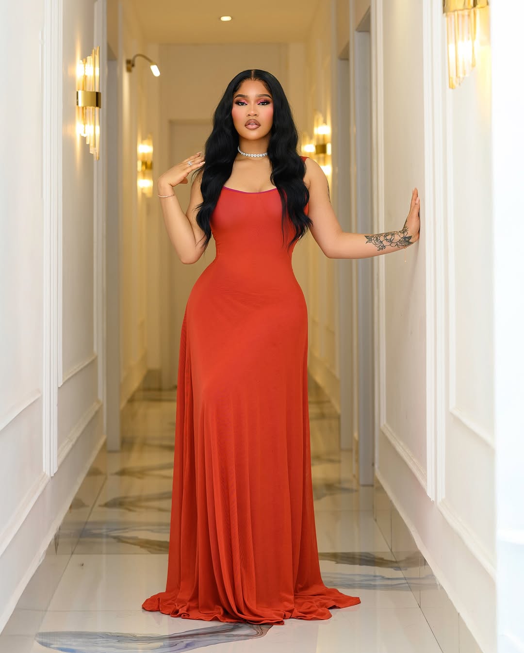 Color series: How to wear an orange dress like a confident queen