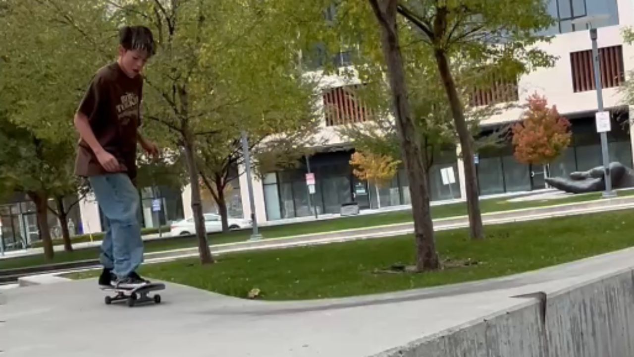 Lad tries skating off the ledge and ends up taking a dramatic fall