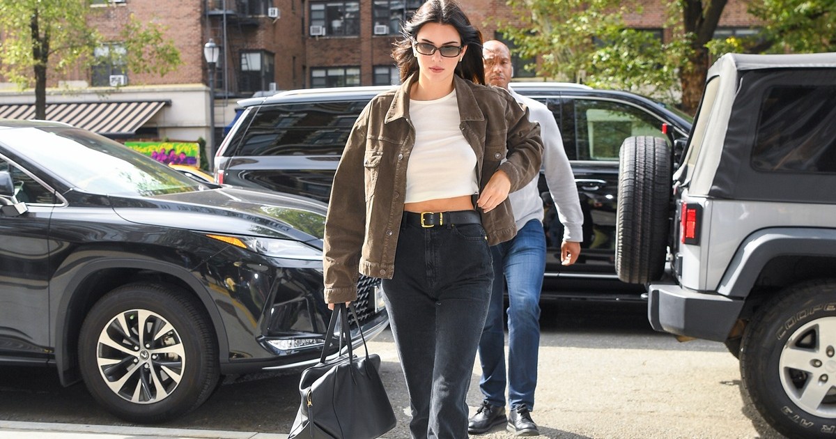 Kendall Jenner flaunts super toned abs in Alo sweater pants & cardigan