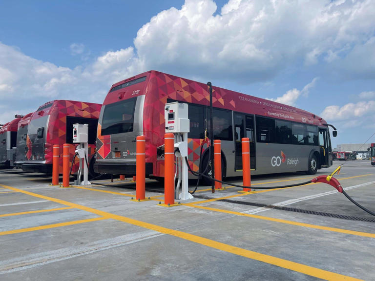 Problems with electric buses force RDU airport to turn back to diesels
