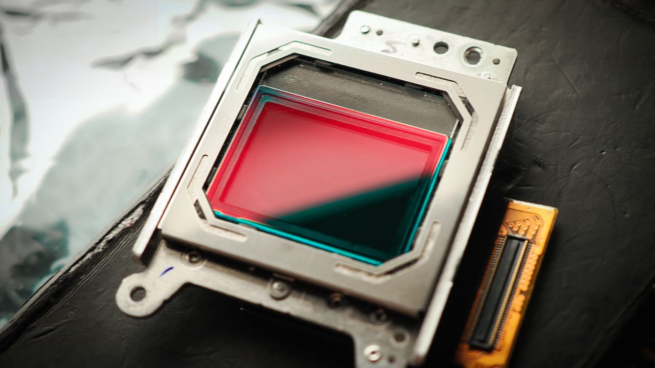 The inventor of the CMOS camera sensor just won the Nobel Prize of ...