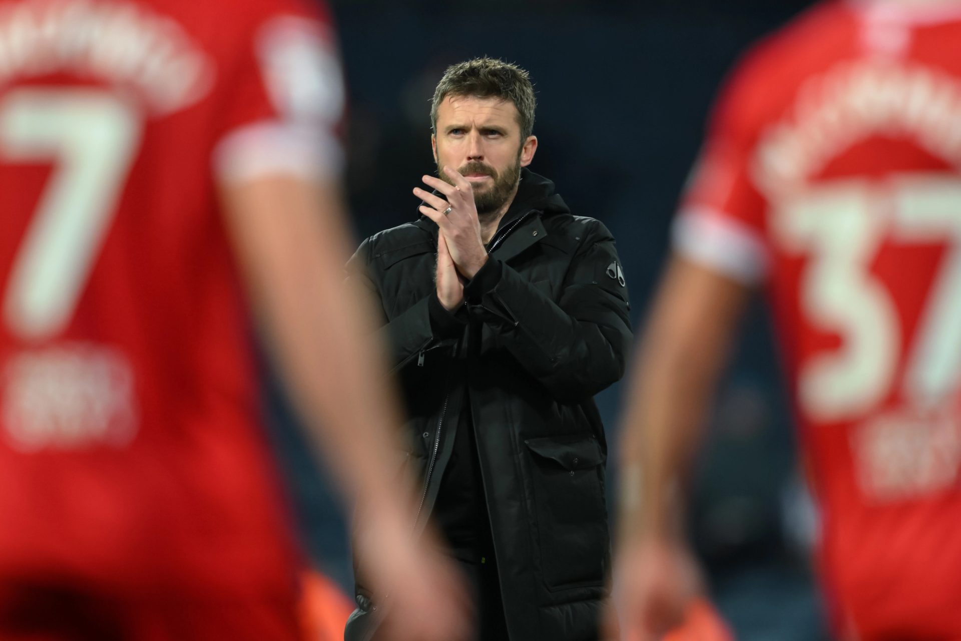 Neville says United must not keep Carrick