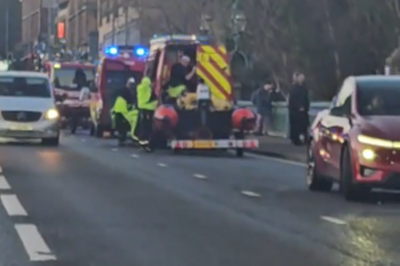 Glasgow emergency crews race to Kelvinbridge as rescue boats spotted by ...