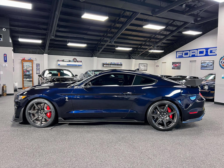 Rare 2021 Shelby GT500 carbon fiber track pack example emerges with ...
