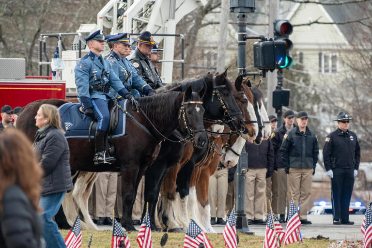 ‘You were our hero’: Community says goodbye to Mass. police officer ...