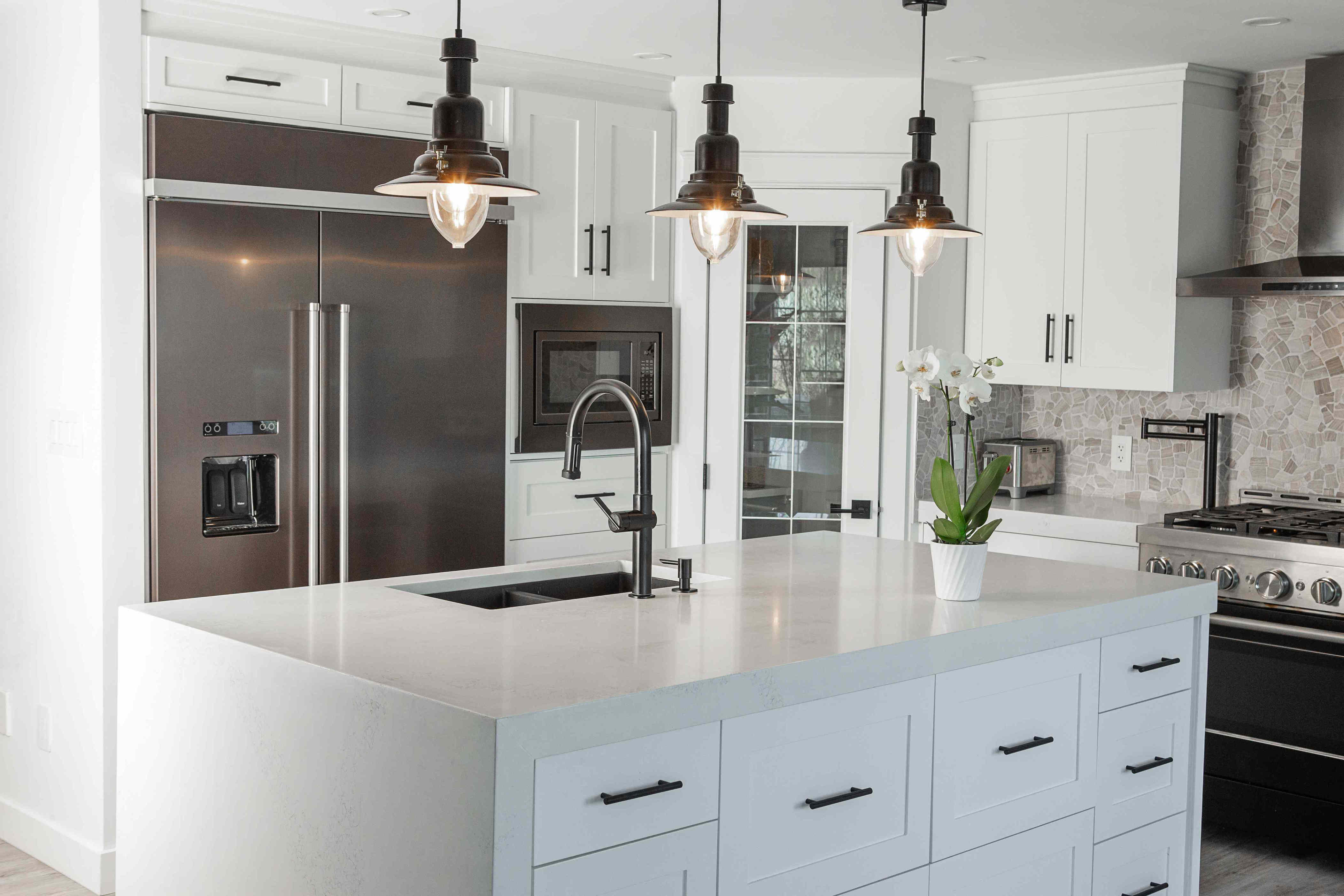 7 Kitchen Layout Mistakes Designers See All the Time—and Make Your ...
