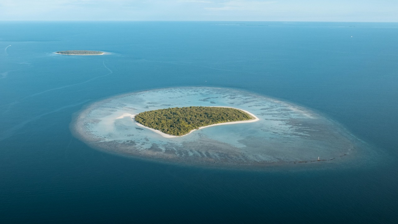 Inside the sinking artificial islands, engineers are desperately saving