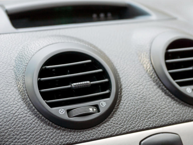 Cattivi odori nell’abitacolo? Come risolvere con questi prodotti scontati