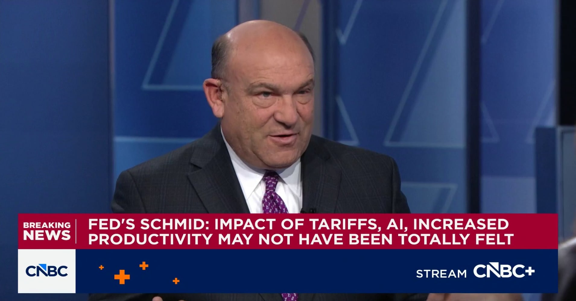 KC Fed's Schmid: Cutting rates won't provide much benefit for jobs