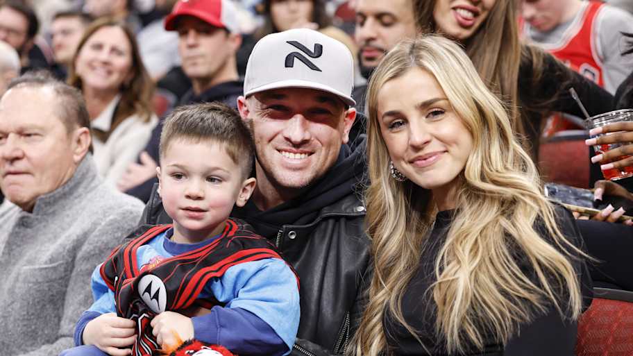 Alex Bregman's wife Reagan steals spotlight with stunning look for Cubs ...