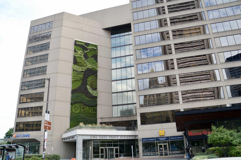 National bank with downtown office to bring employees back full-time