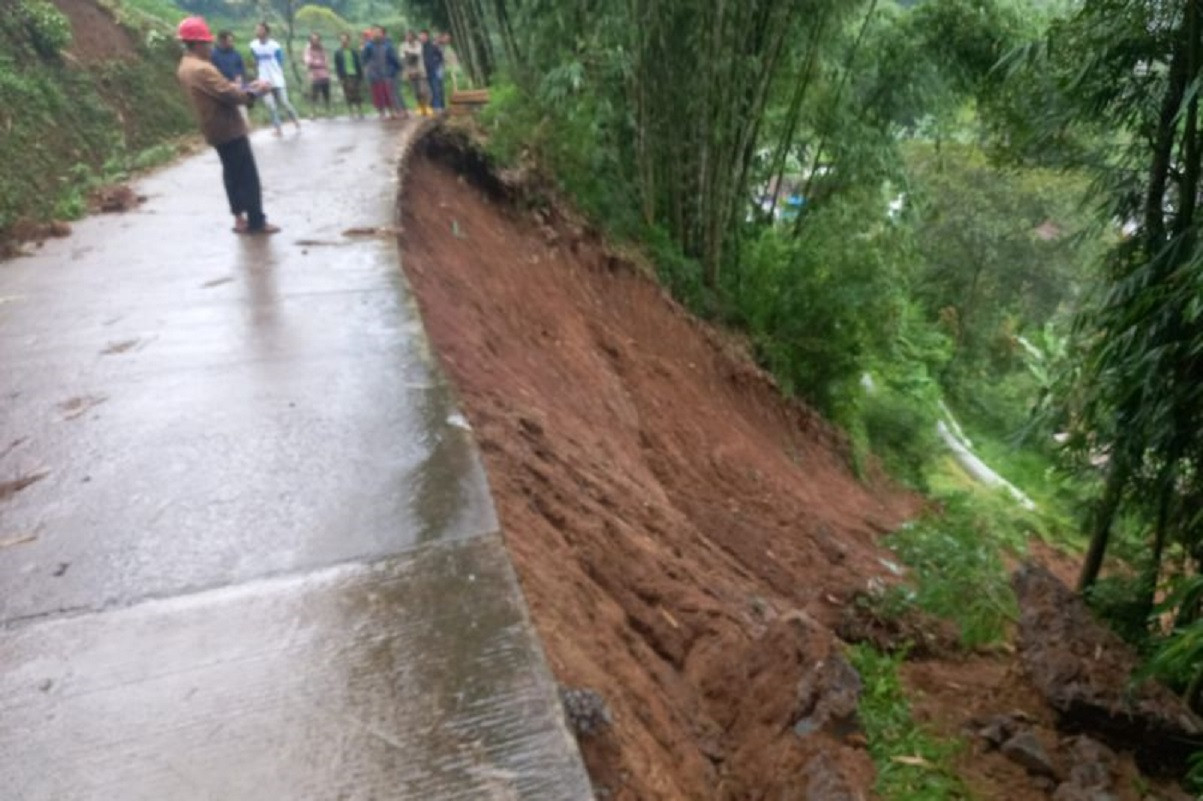 Hujan deras picu longsor dan banjir di Banjarnegara, 48 KK mengungsi