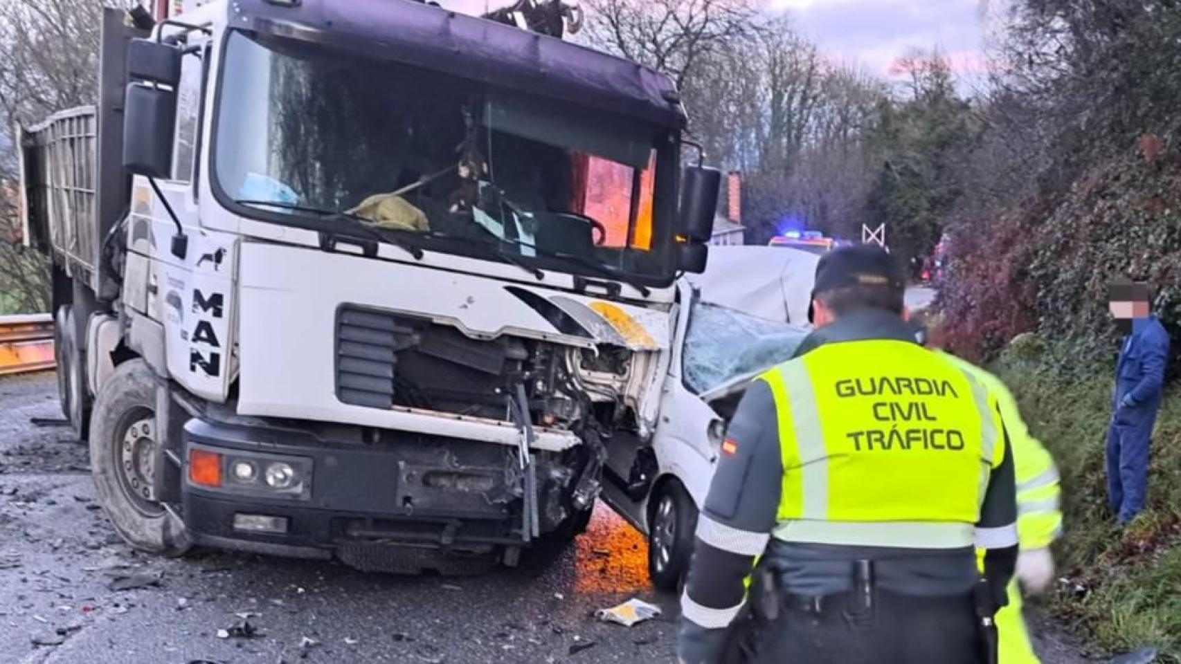 Fallece un conductor en un accidente de tráfico en Sarria (Lugo)