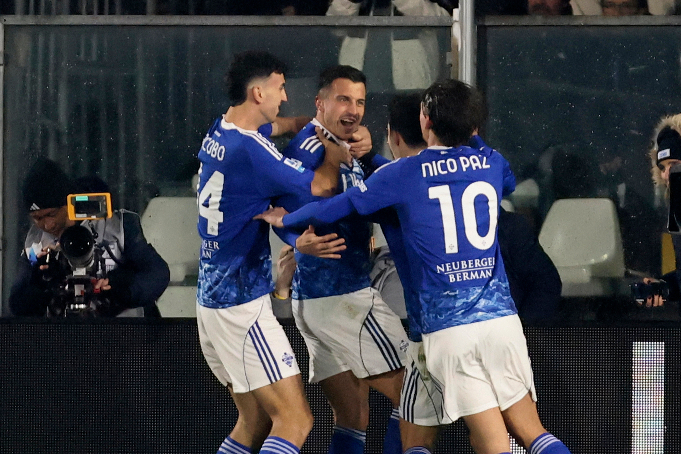 Adrien Rabiot helps AC Milan close Serie A gap with 3-1 comeback win ...