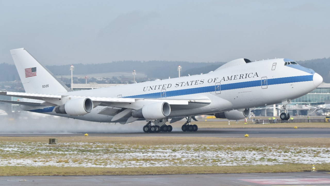 Trump wants you and America’s enemies to watch the E-4B doomsday jet in ...