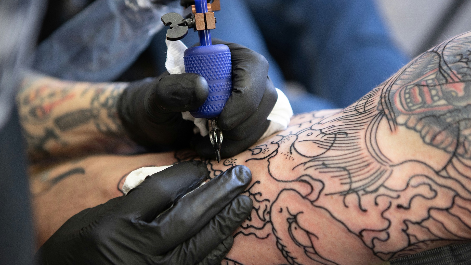 Custom vs. flash tattoos: 10 reasons to go personalized & 10 for premade