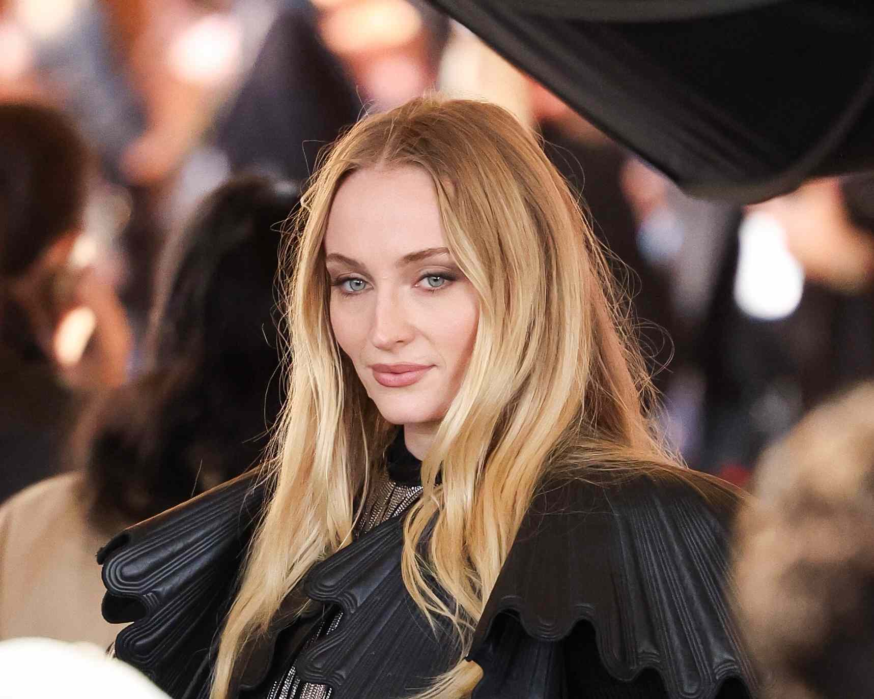 Sophie Turner ditches her signature blonde and debuts her darkest hair ...