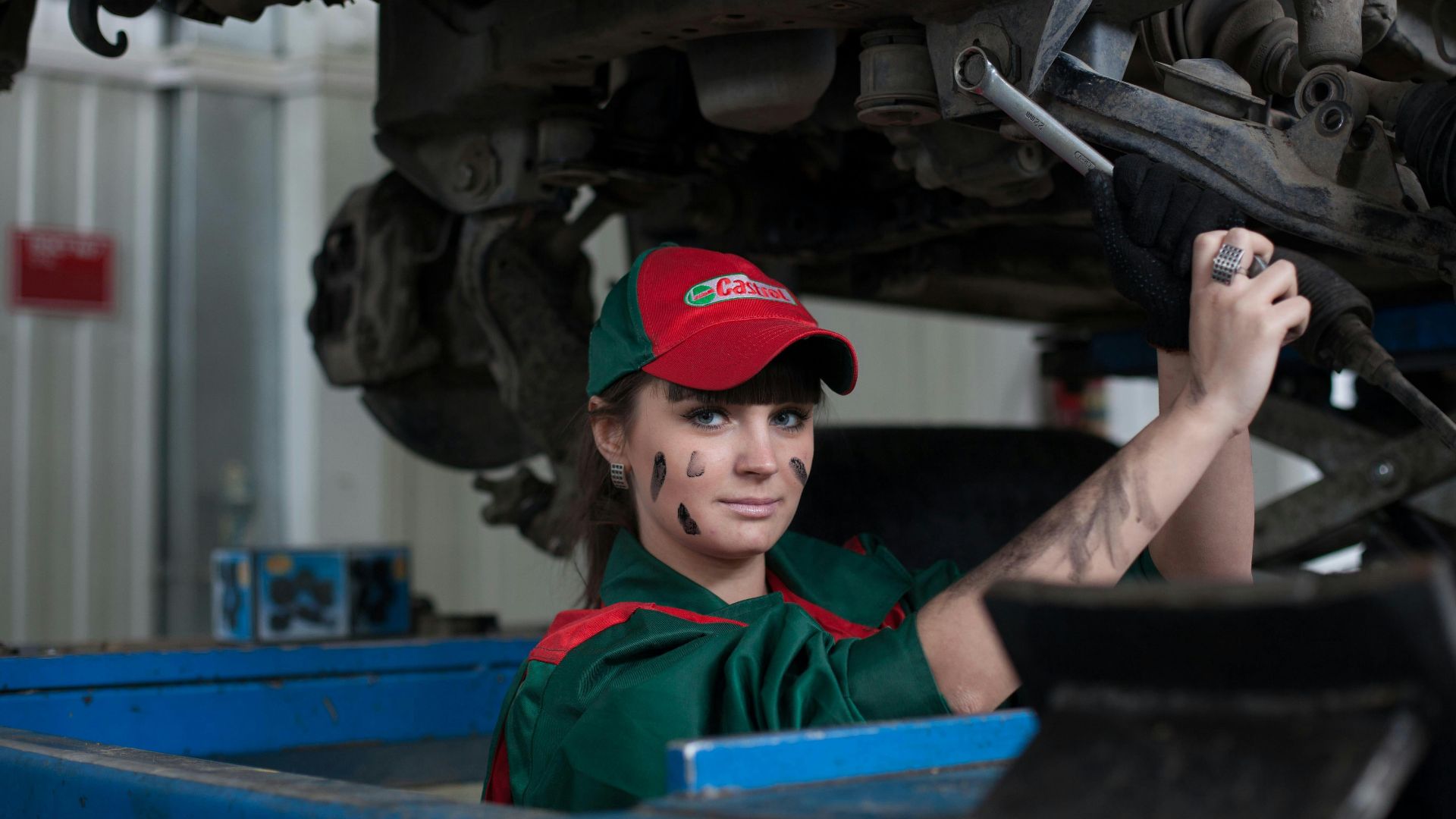 20 skills you need to land a job as a mechanic
