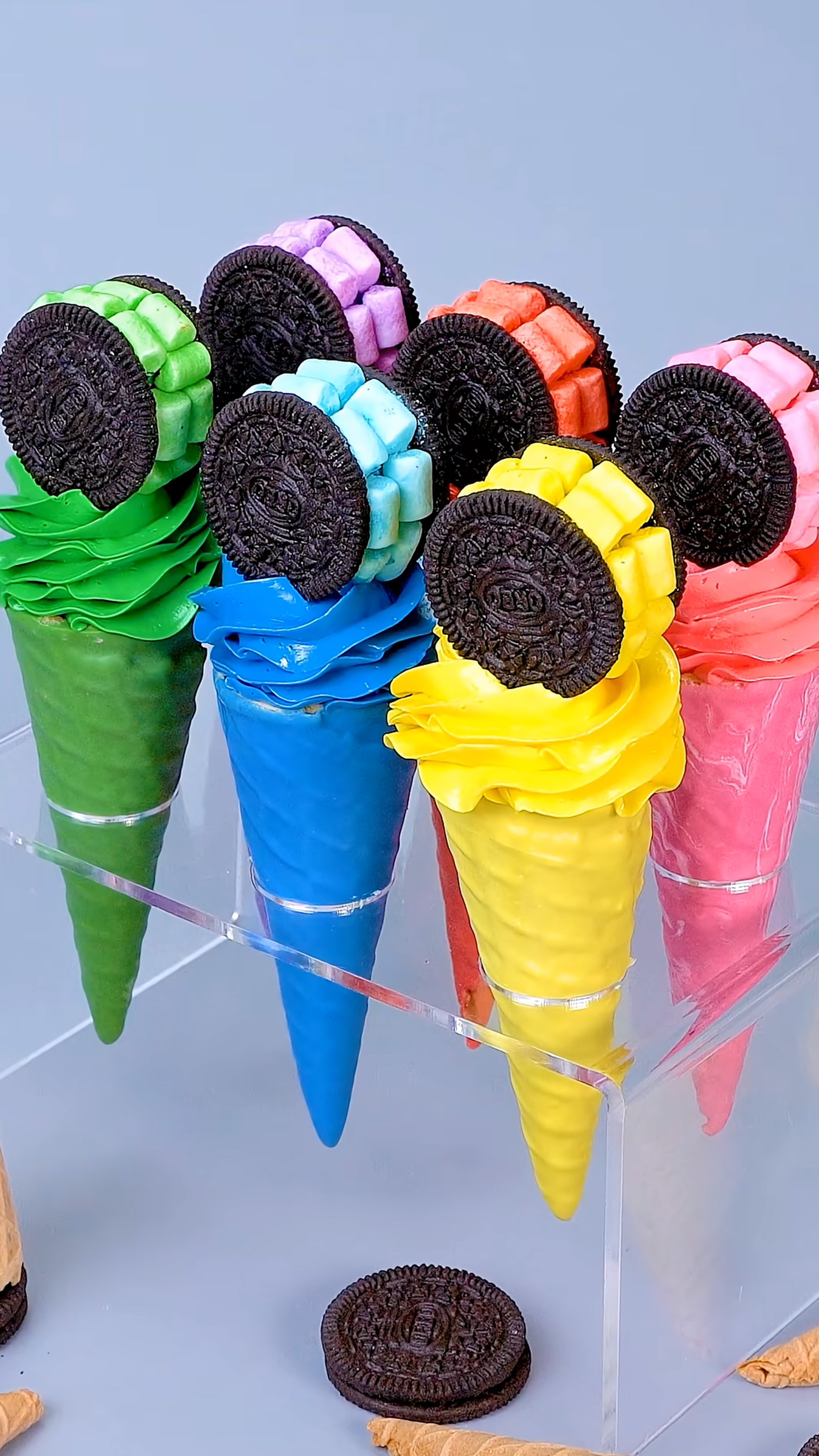 Rainbow ice cream with cookies