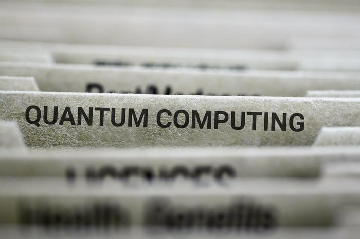 2 no-brainer quantum computing stocks to buy hand over fist for 2026