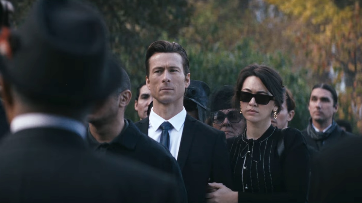 Glen Powell gives Patrick Bateman energy in new poster for ‘How to Make ...