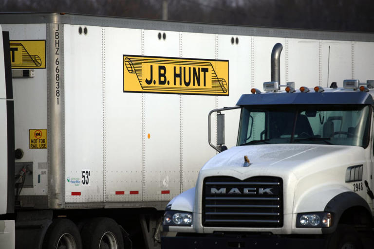 JB Hunt beat Wall Street earnings estimates. The stock is down.
