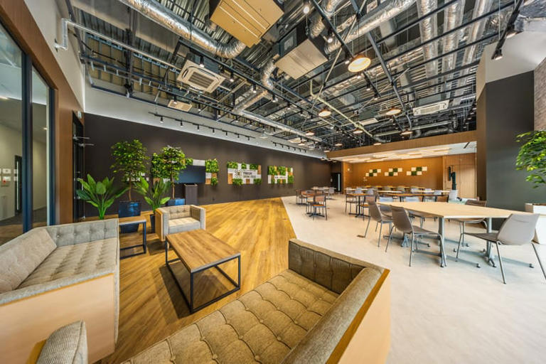 KDDIスマートドローンアカデミー、ドローン国家資格更新講習の受け付けを開始