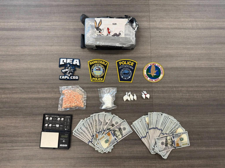 Thief stealing car on Cape Cod finds kilo of cocaine in trunk, reports ...