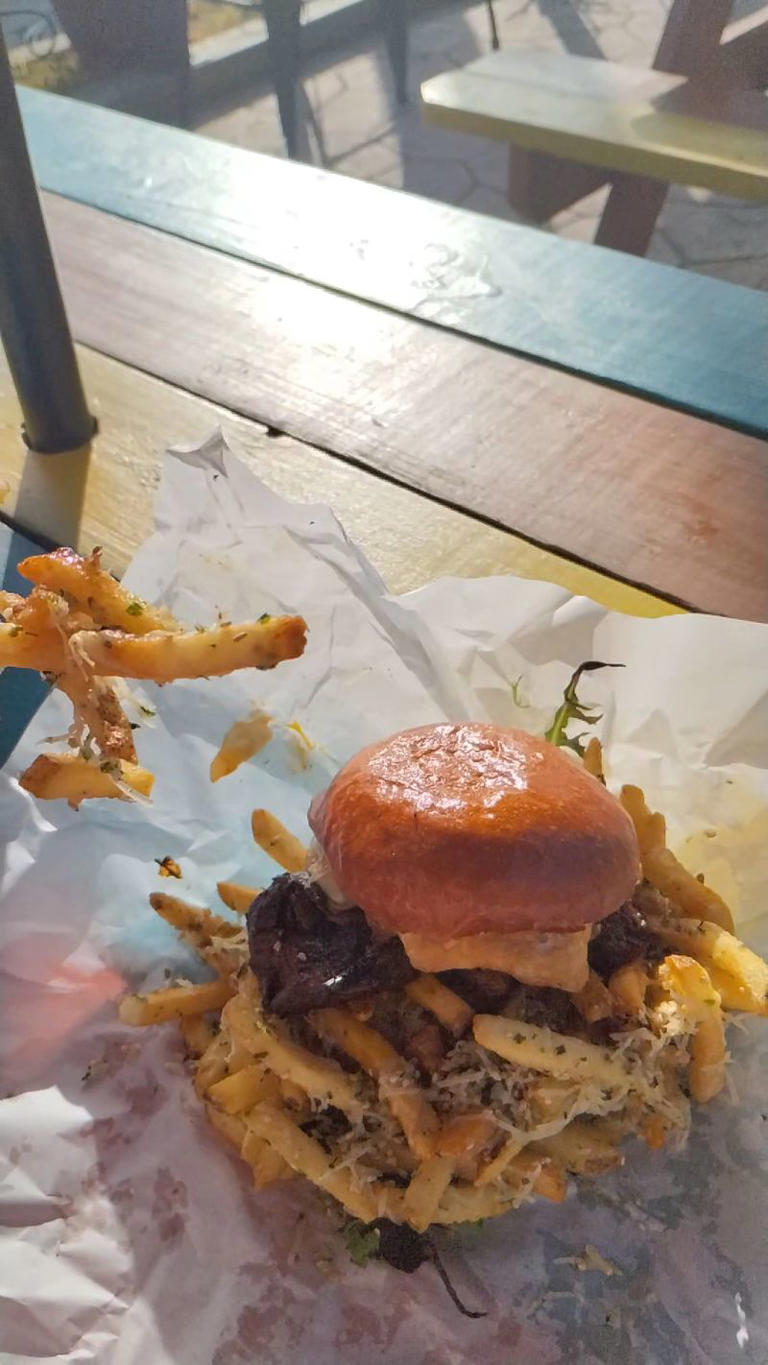 These are old-school California burger joints that taste like pure ...