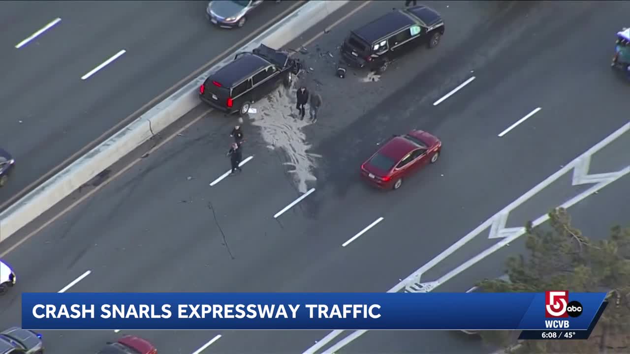 Several injured in multi-car crash on Southeast Expressway