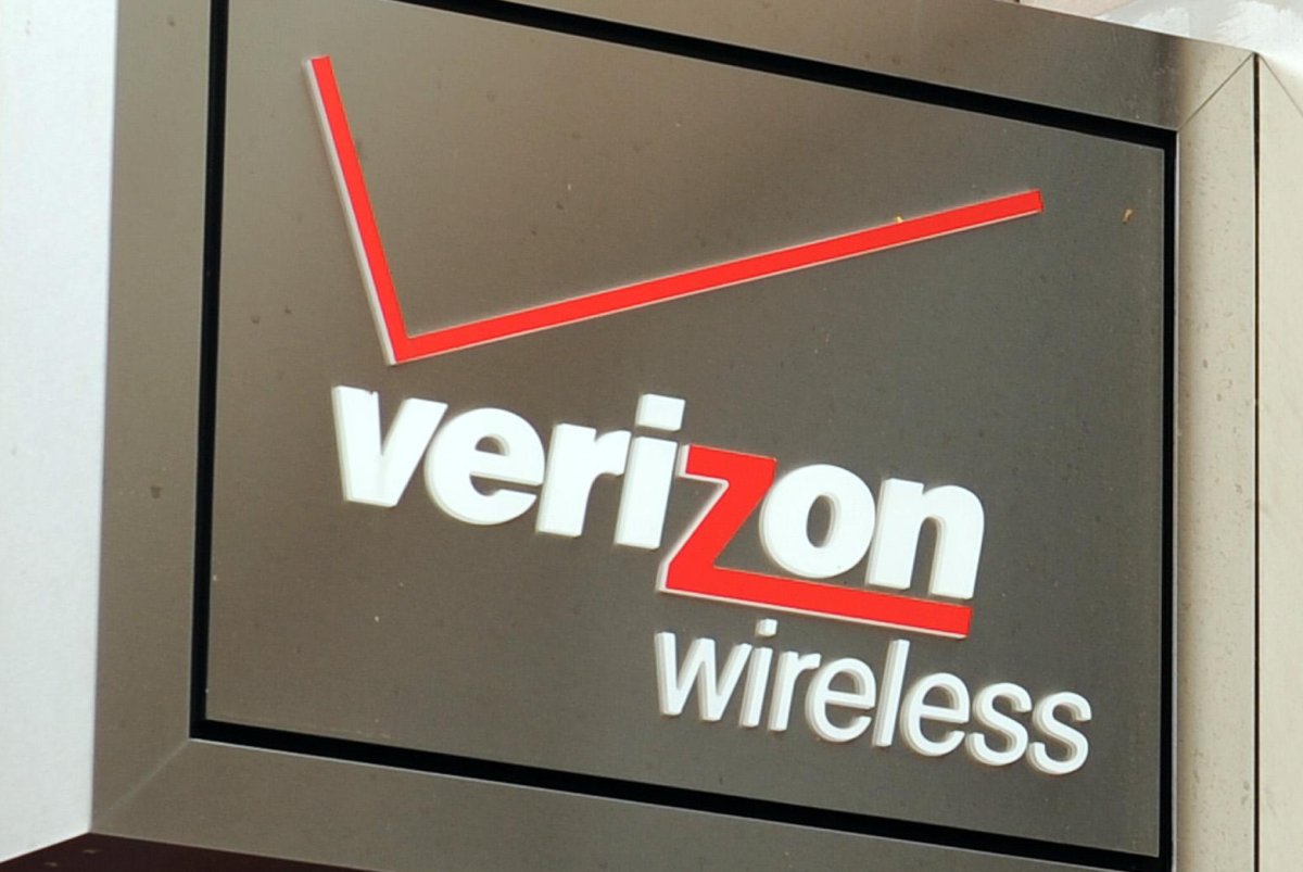 Verizon Wireless promises to 'make this right' after widespread outage