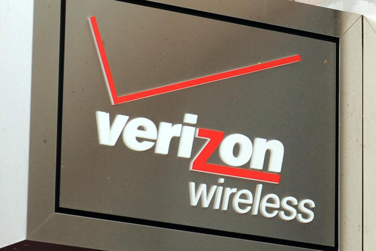 Verizon Wireless promises to 'make this right' after widespread outage