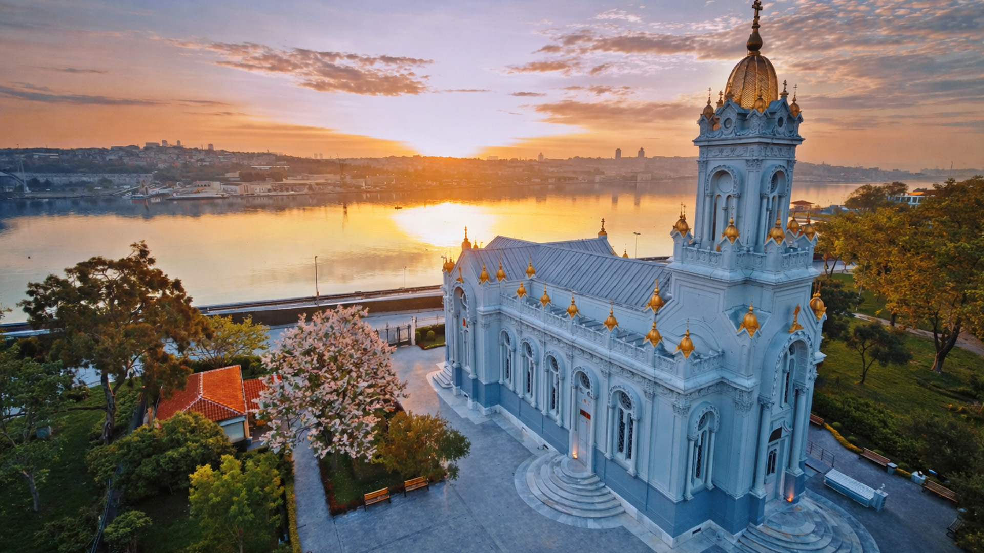 What makes Bulgarian St. Stephen Church unique in Istanbul?