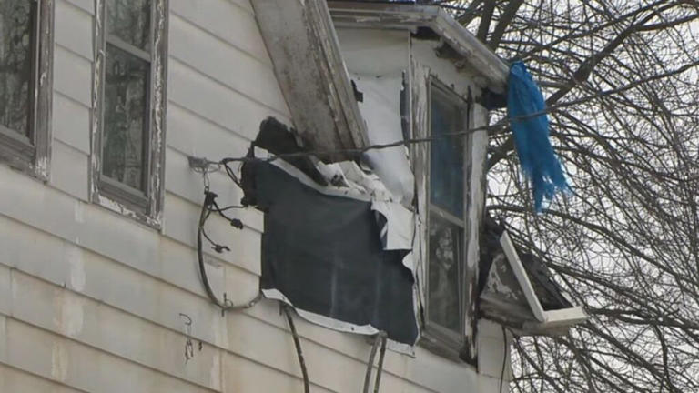 'It's not liveable': Couple wants their money back after purchasing a 6 ...