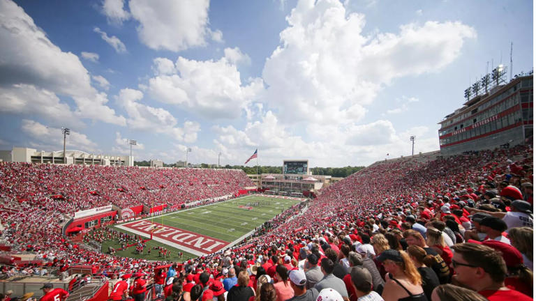 Former IU trustee, local native talks football program success