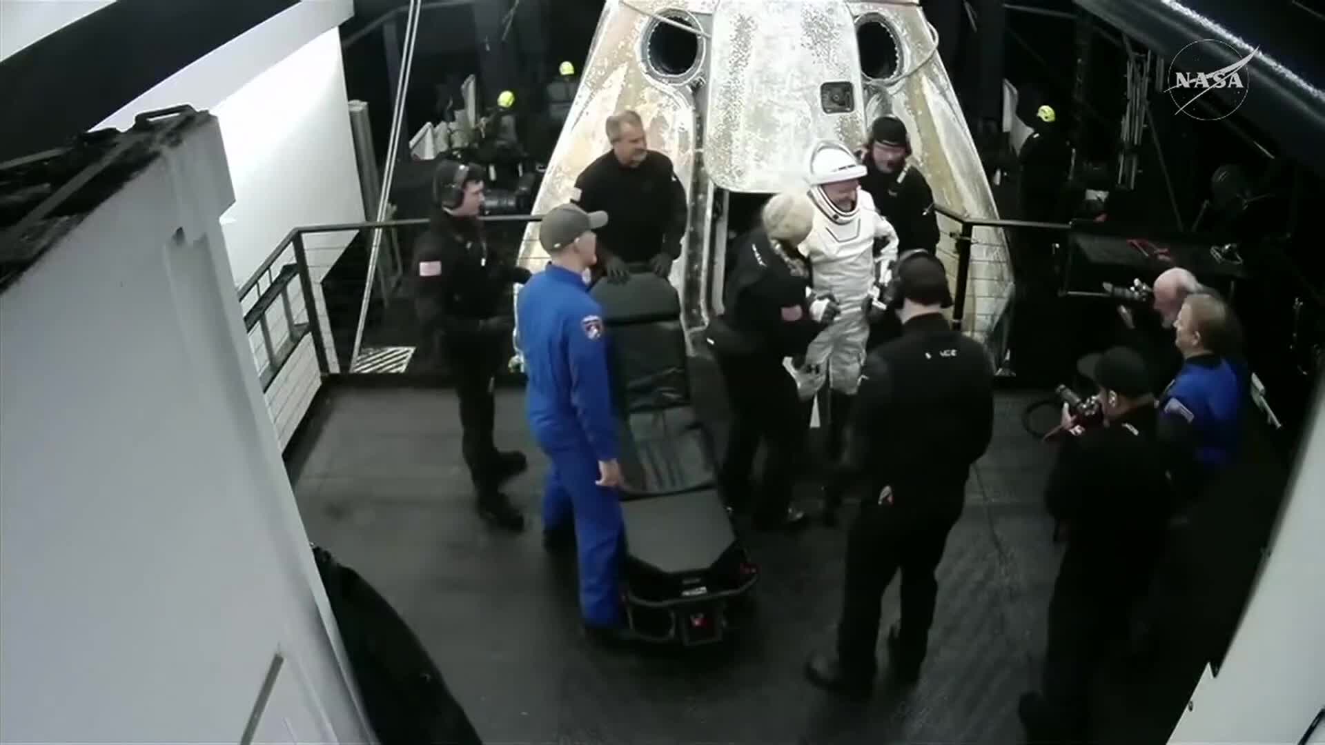 NASA astronauts splash down in California