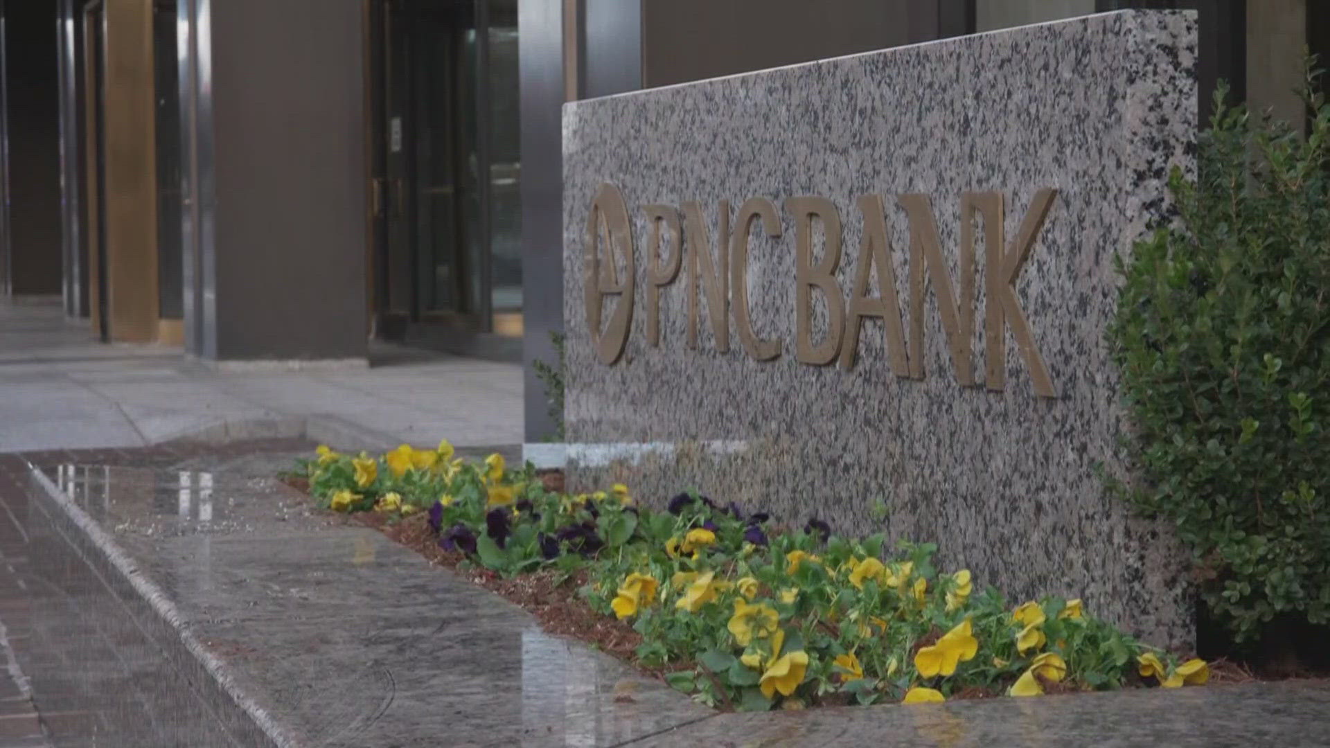 PNC commits to downtown Louisville, extends tower lease