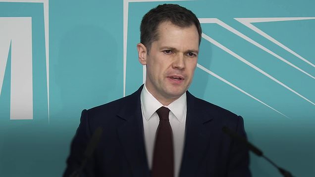 Robert Jenrick attacks Tories as 'failed' party as he defects to Reform