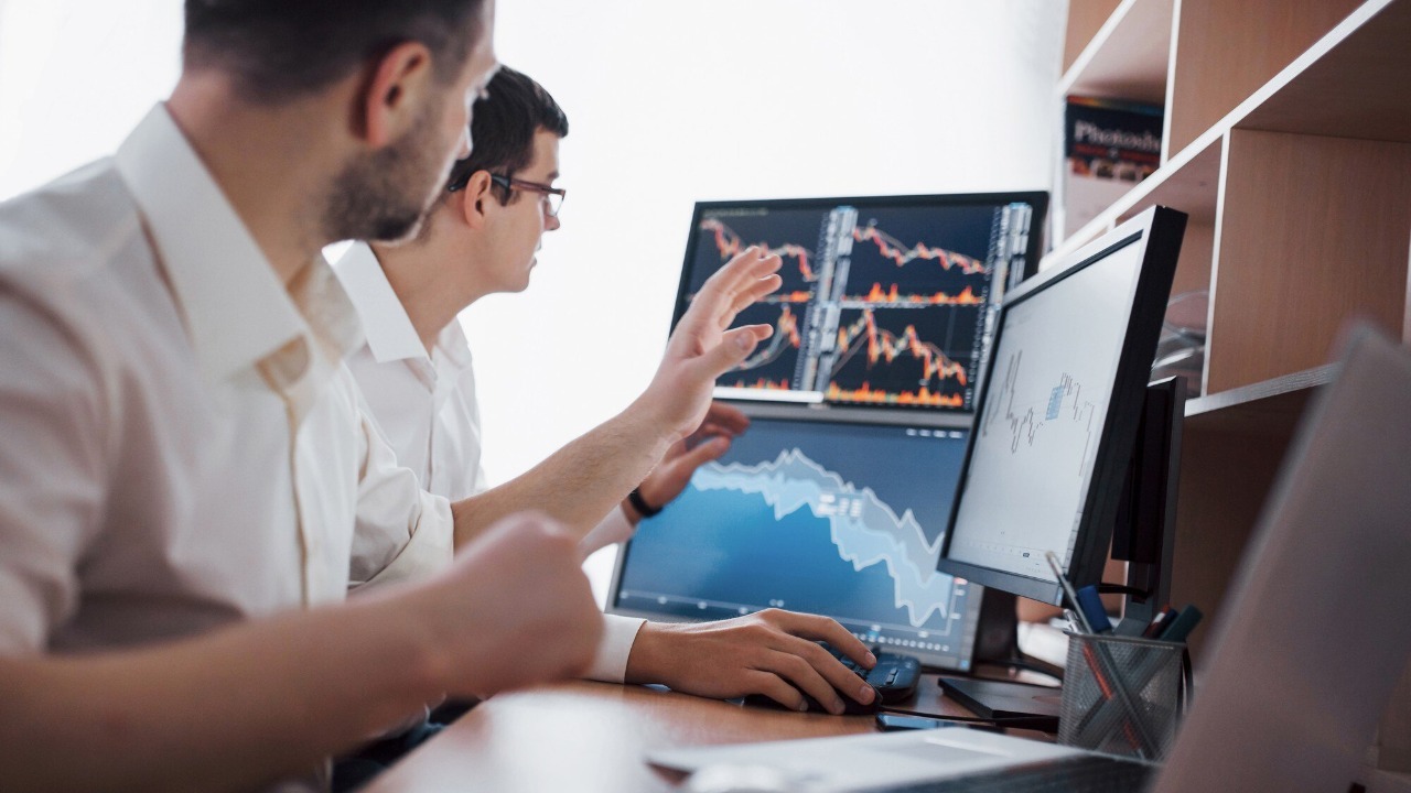 Retirees are quietly piling into these 3 Vanguard income ETFs