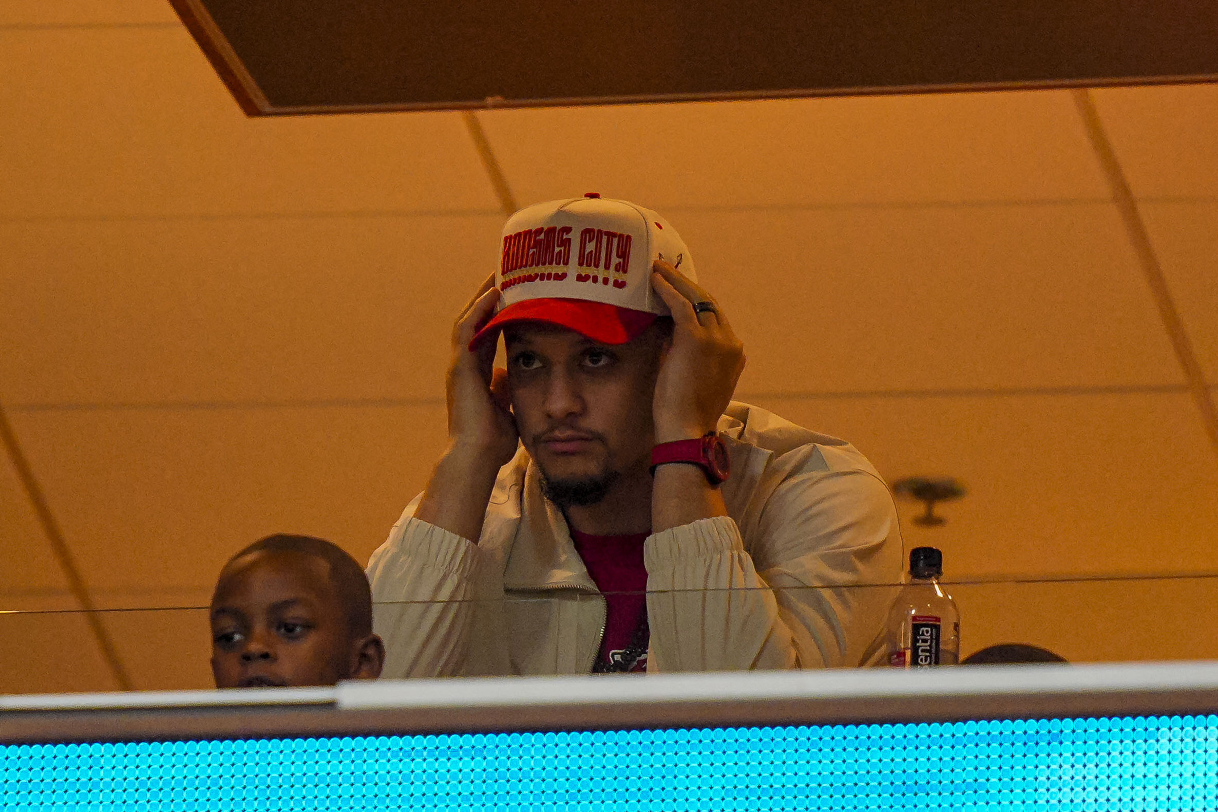 Patrick Mahomes gives first update after ACL surgery