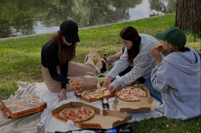 Planes gratis con amigas para celebrar San Valentín
