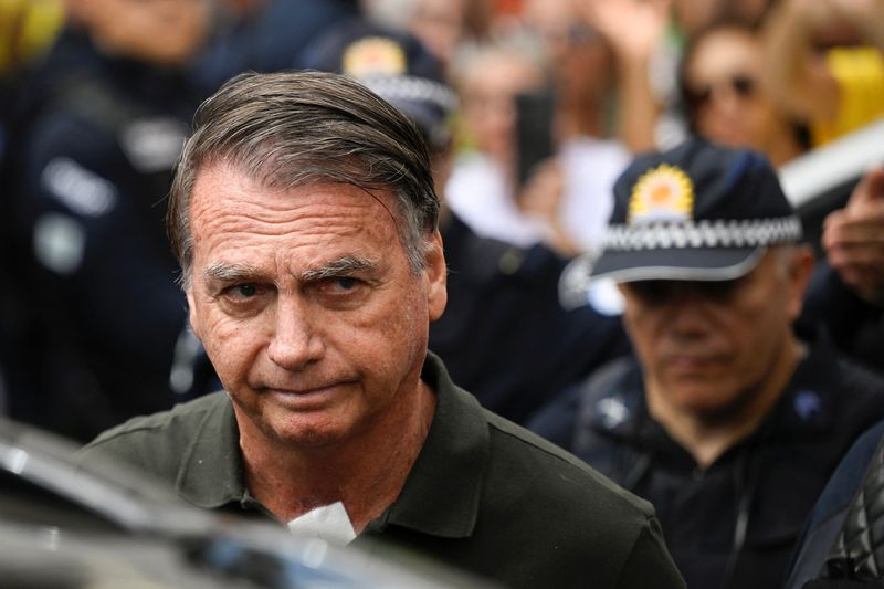Moraes determina transferência de Bolsonaro para Papudinha