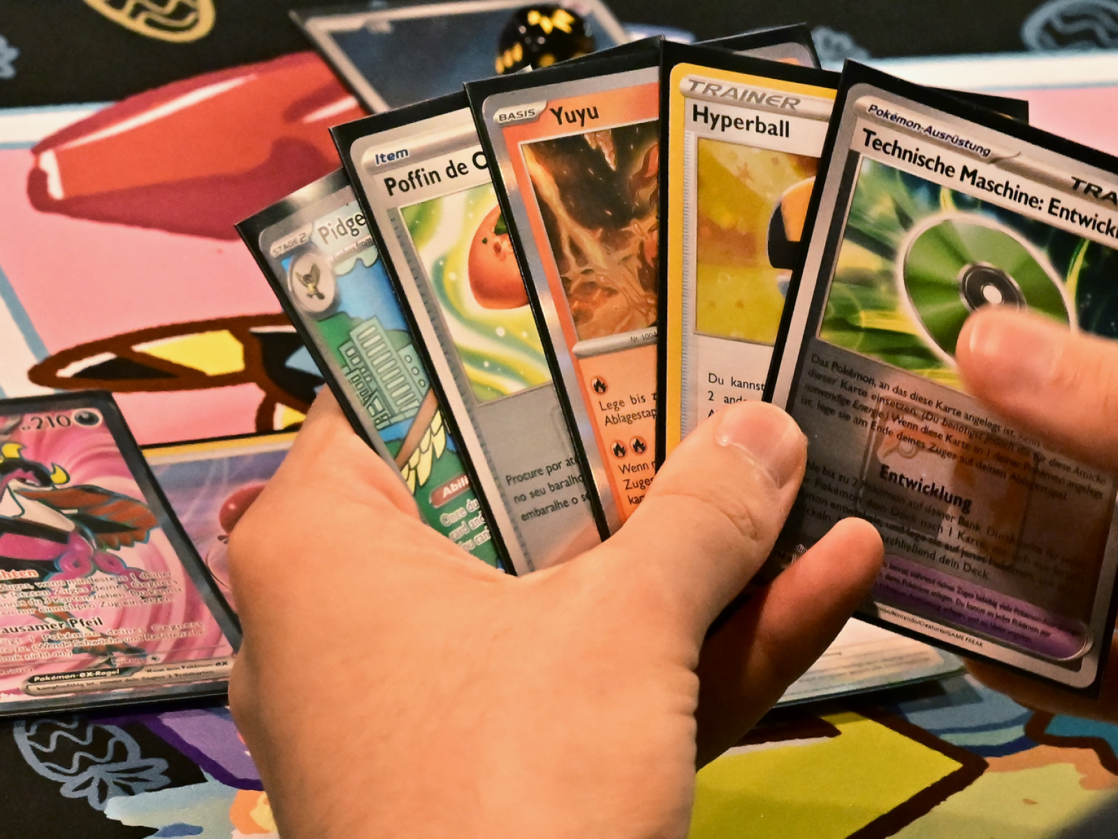 Bewaffnete Räuber erbeuten Pokémon-Karten in New York