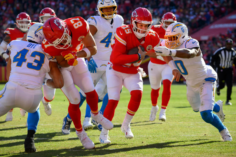After torn ACL, Patrick Mahomes eyeing Week 1 return in 2026
