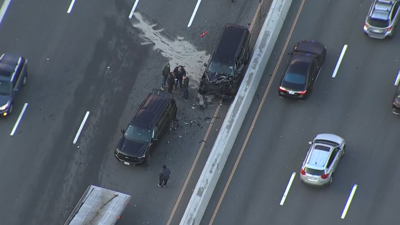 1 dead, several injured in crash on Southeast Expressway