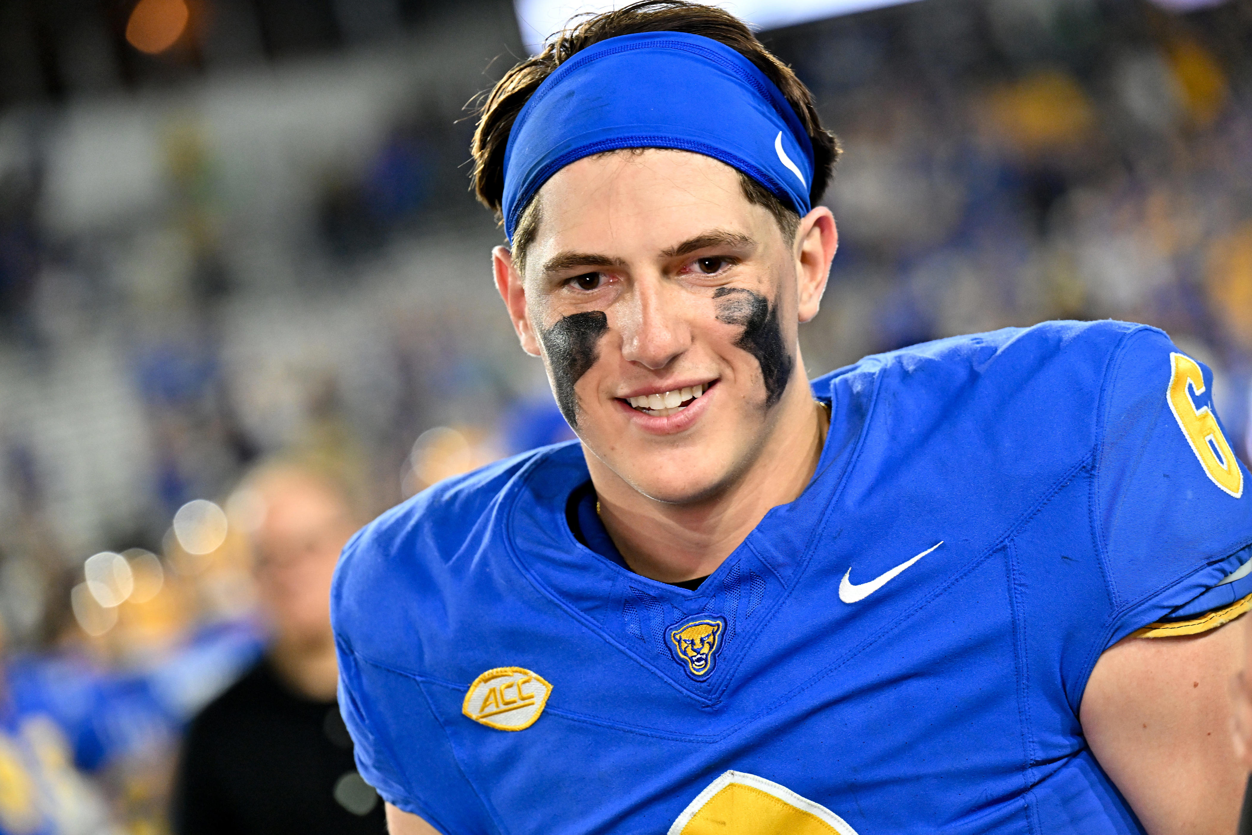 QB Mason Heintschel commits to staying at Pitt