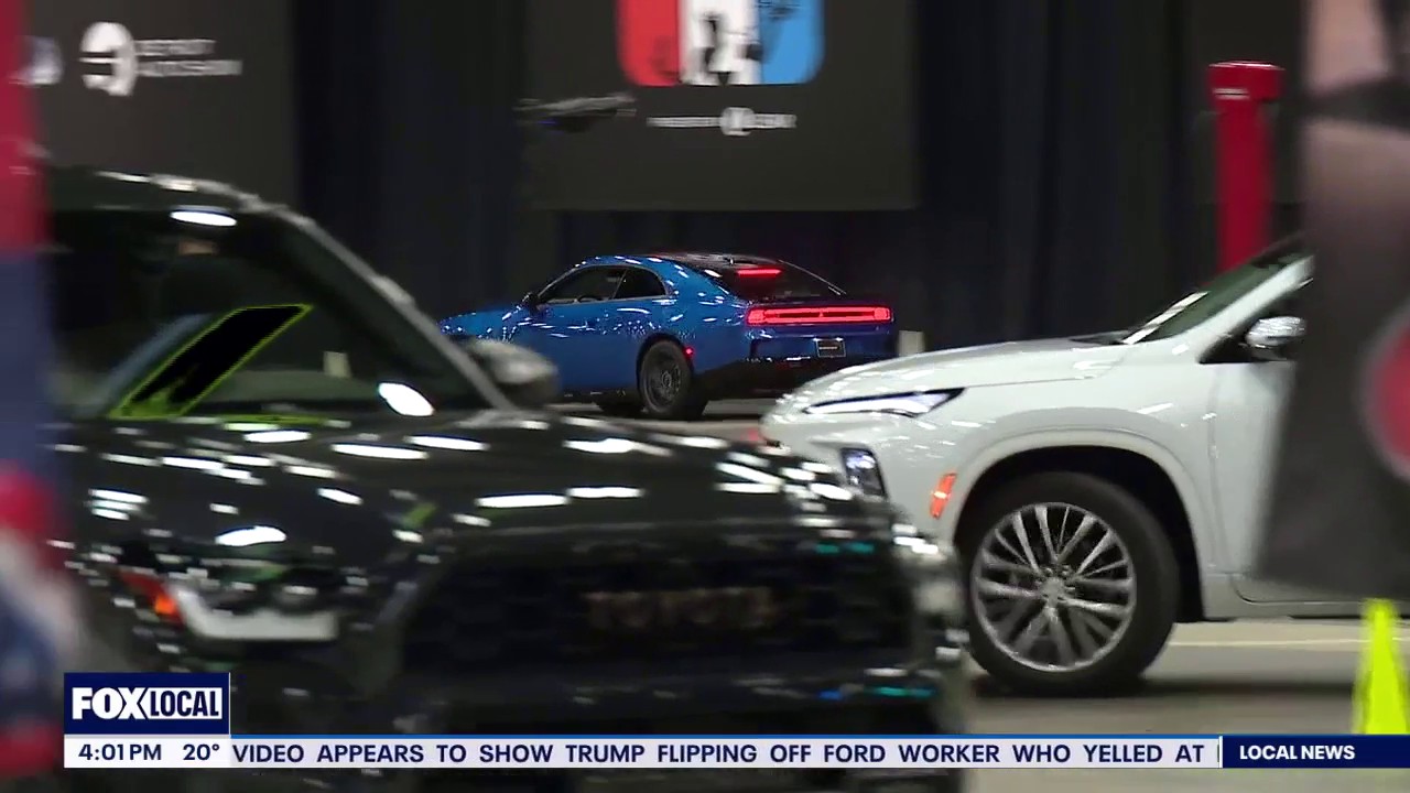 Dodge Charger rips it up at the Detroit Auto Show
