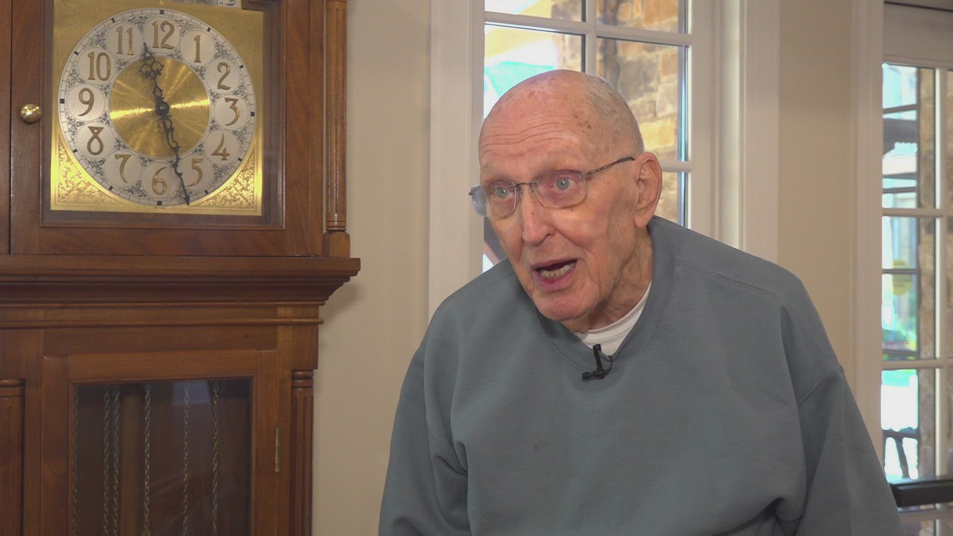 The man behind a clock's chime | Knoxville man fixes grandfather clock ...