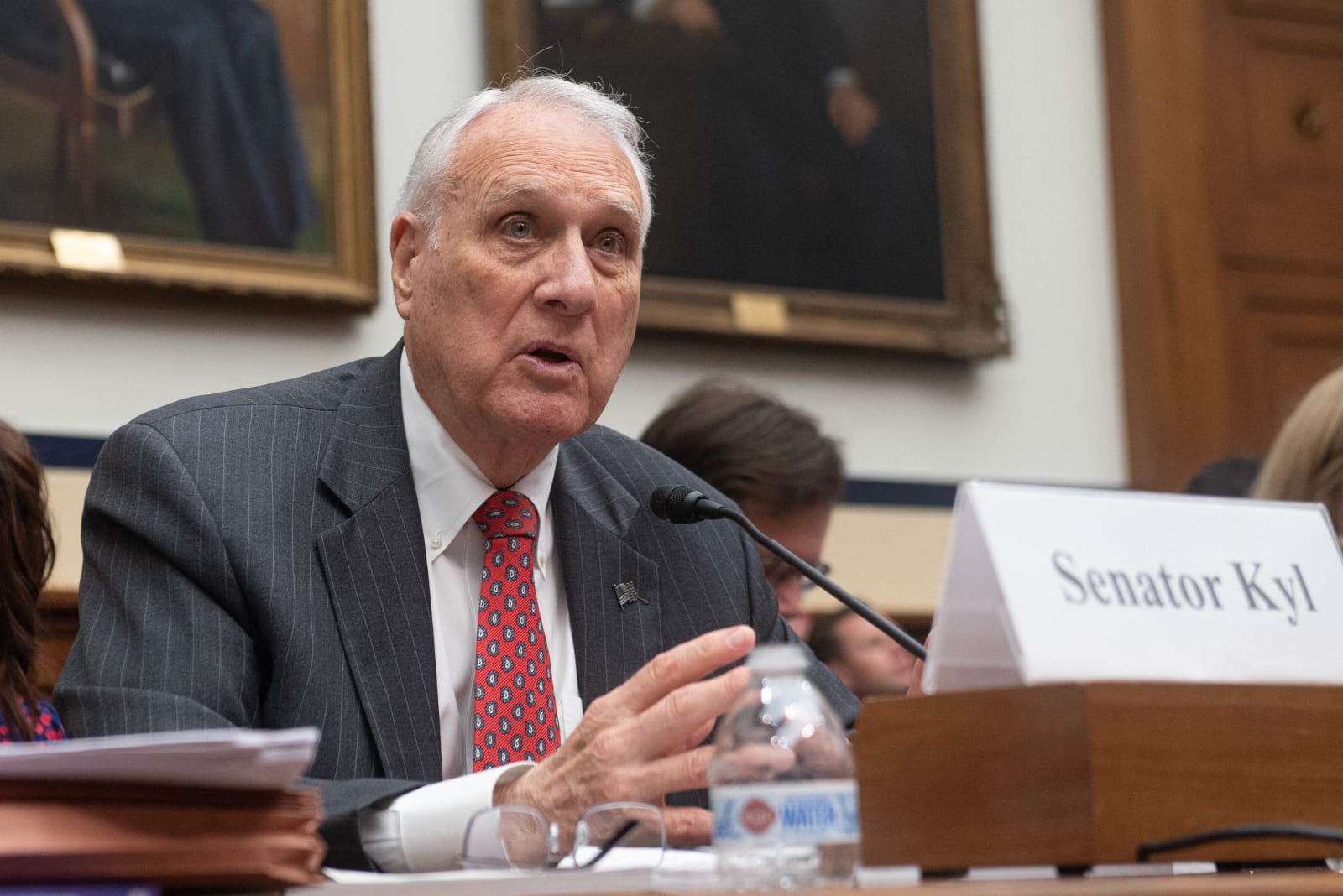 Senate alum reveals dementia diagnosis