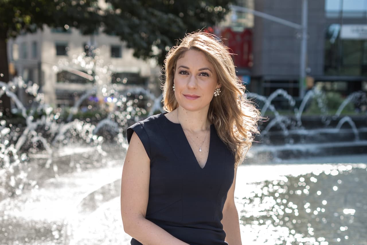 It’s hard to manage relationships with divorcing couples. How these ...